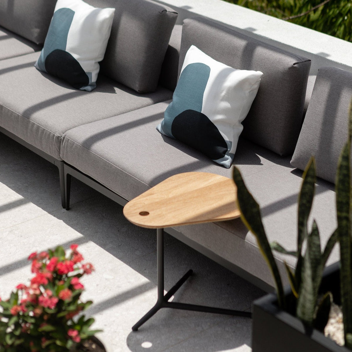 Gloster Trident Side Table – Hauser Company Stores