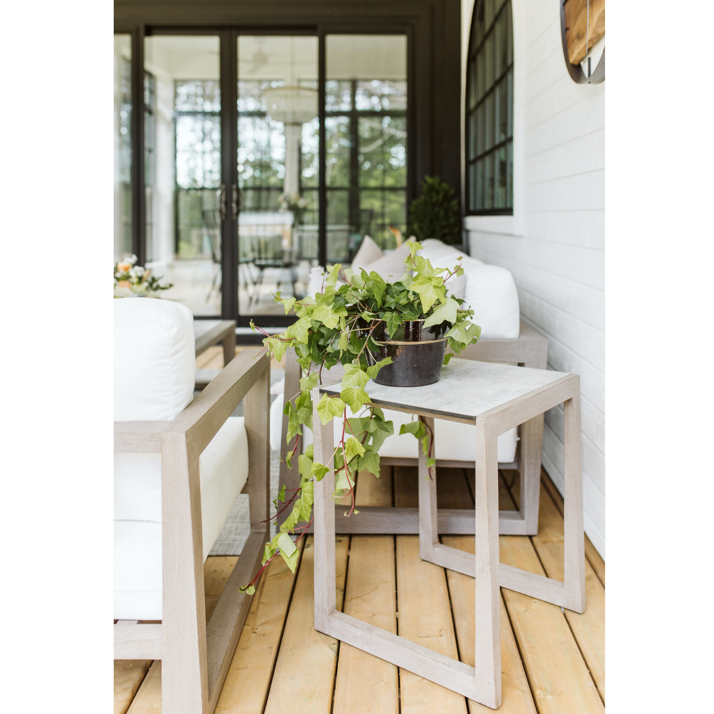 Nova Nest Tables